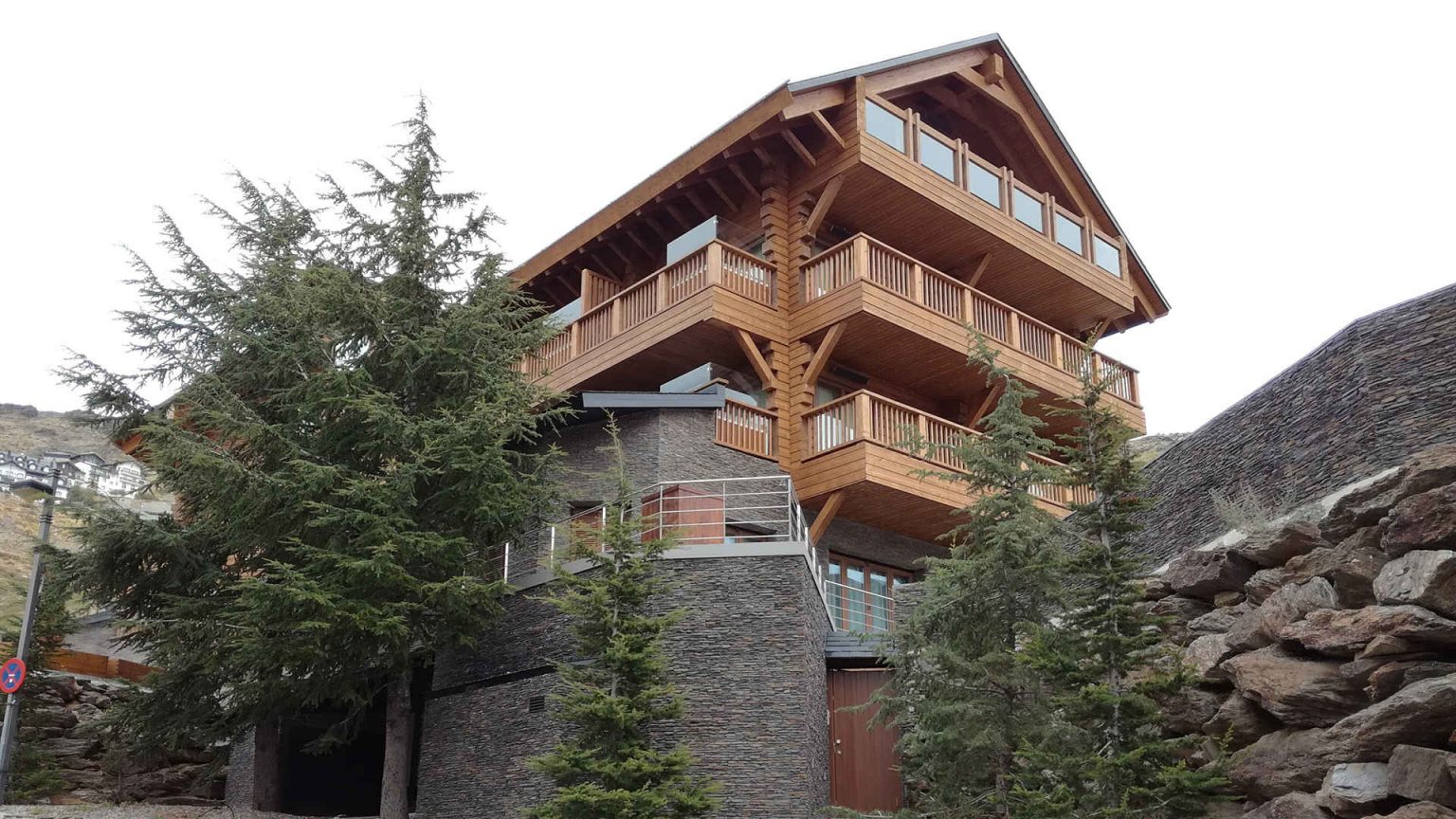 Slate Model Leon | Thermostone®